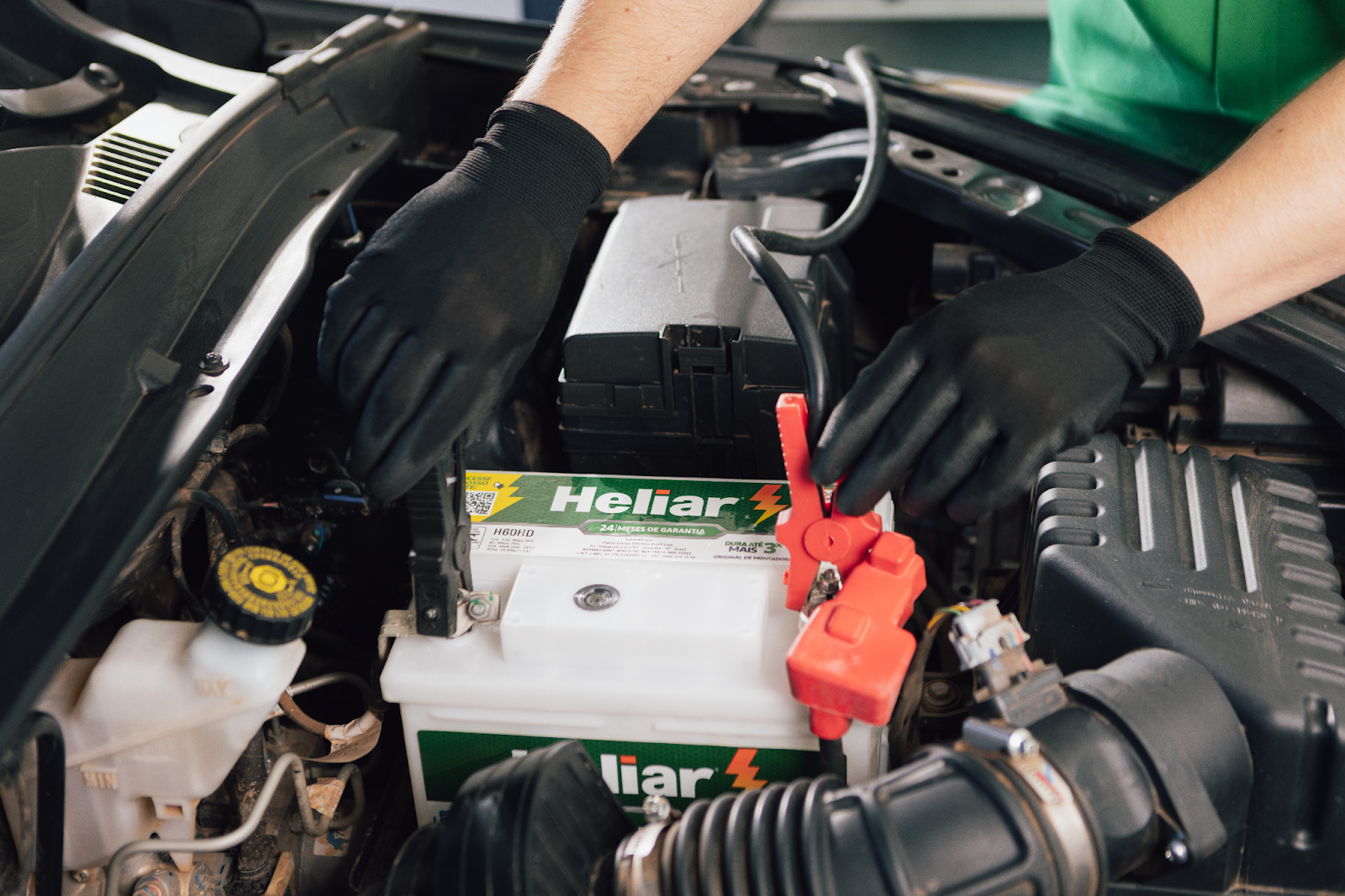 Zinabre: o que é e como limpar? | Baterias Heliar